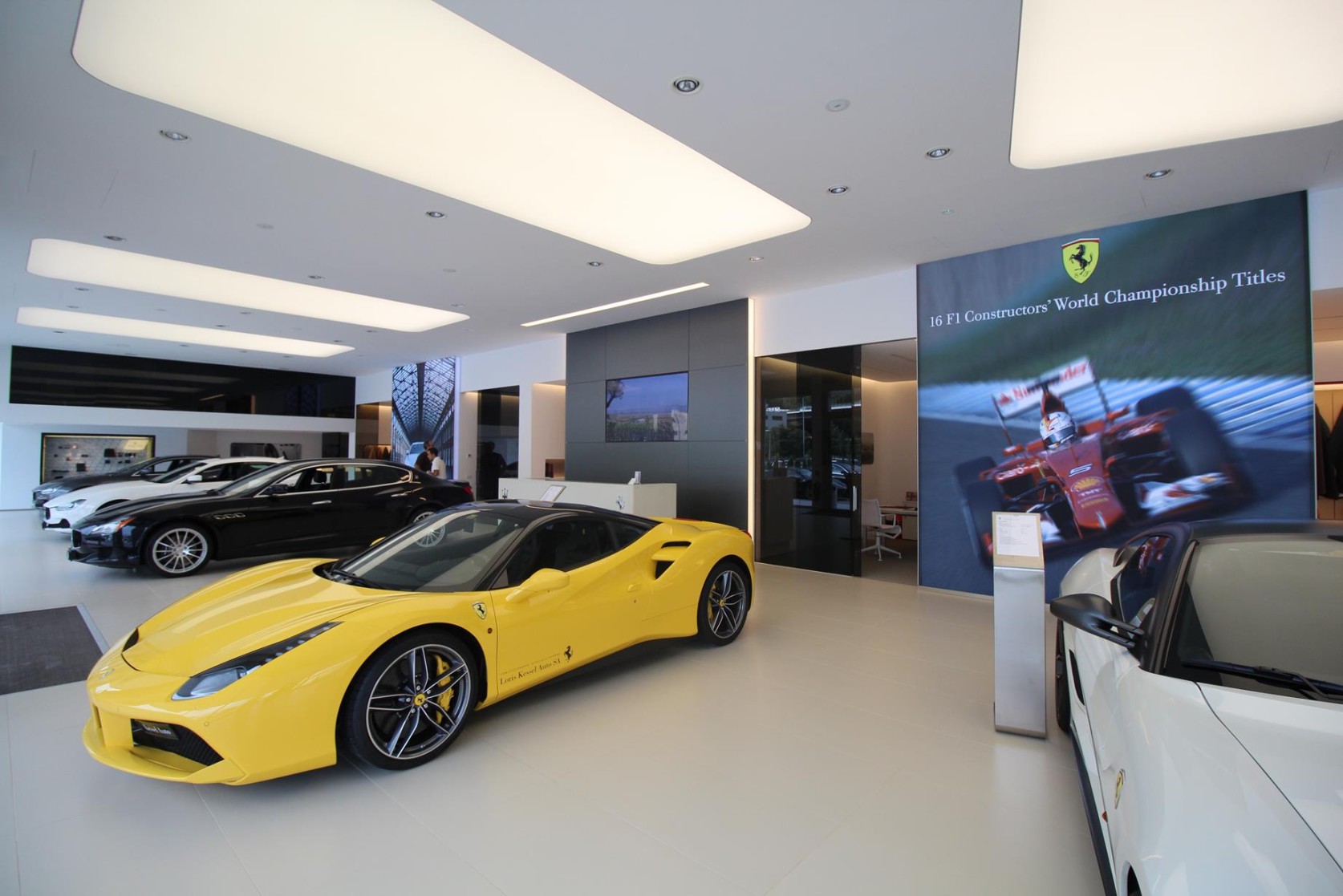 Ferrari made in Italy – salon samochodowy w pełnym blasku DPS® | Blog ...